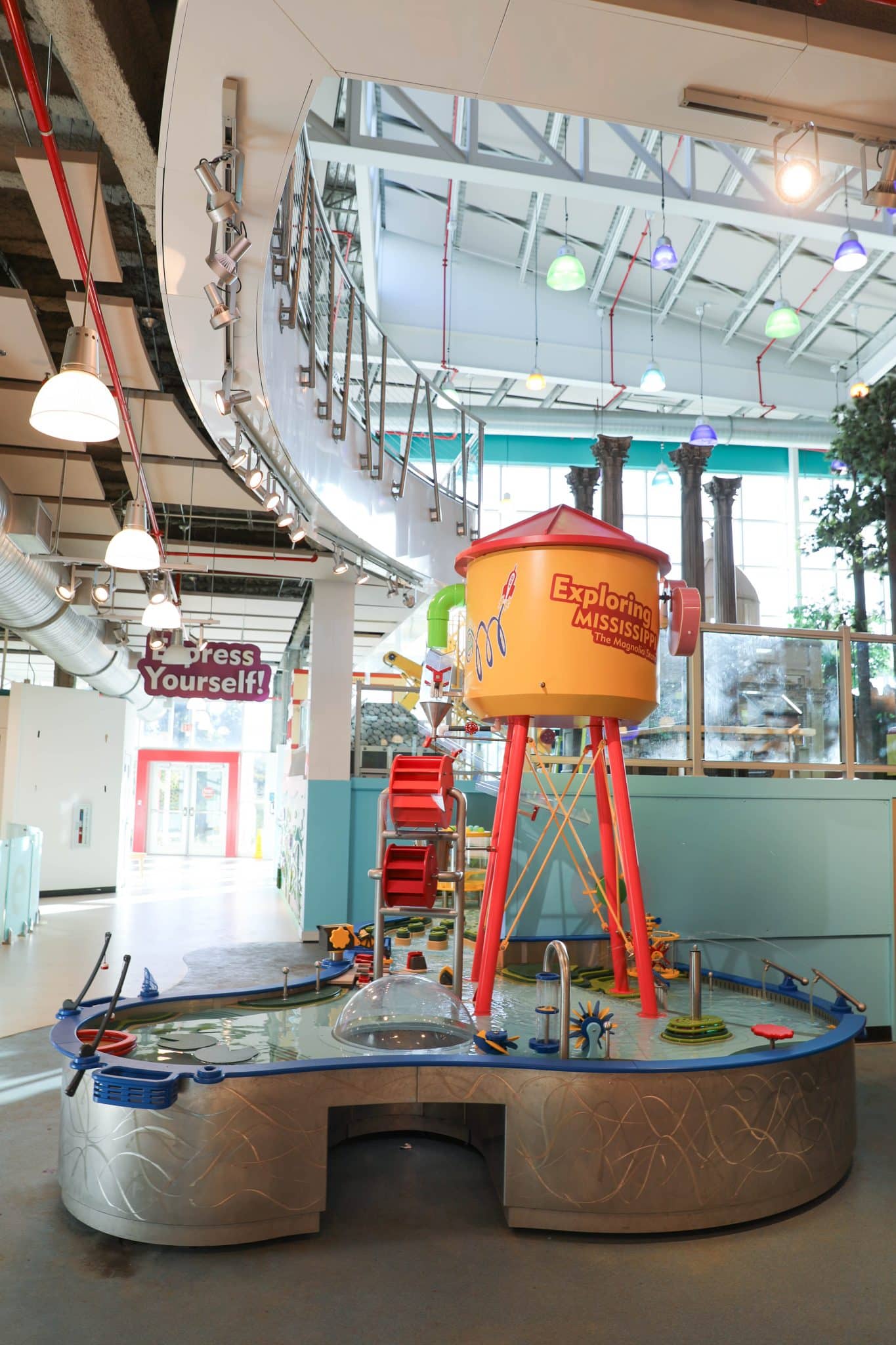 A new Mississippi River water table exhibit open at the Mississippi ...