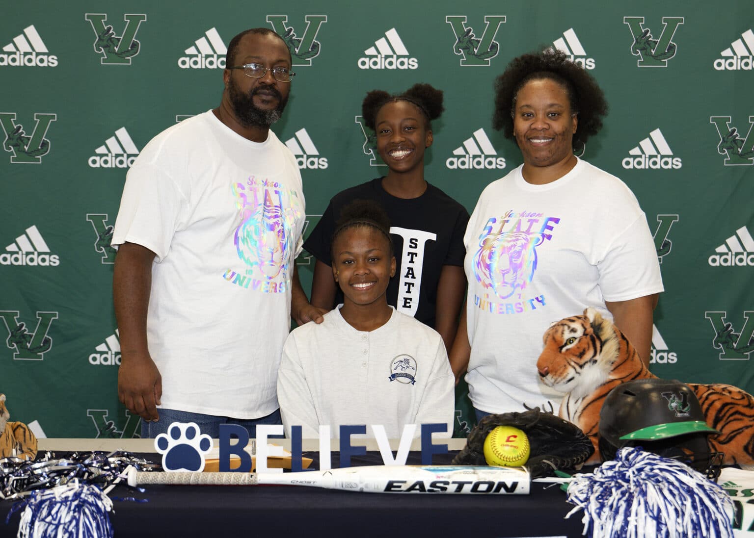 Trinity McGloster signs to Jackson State University - Vicksburg Daily News