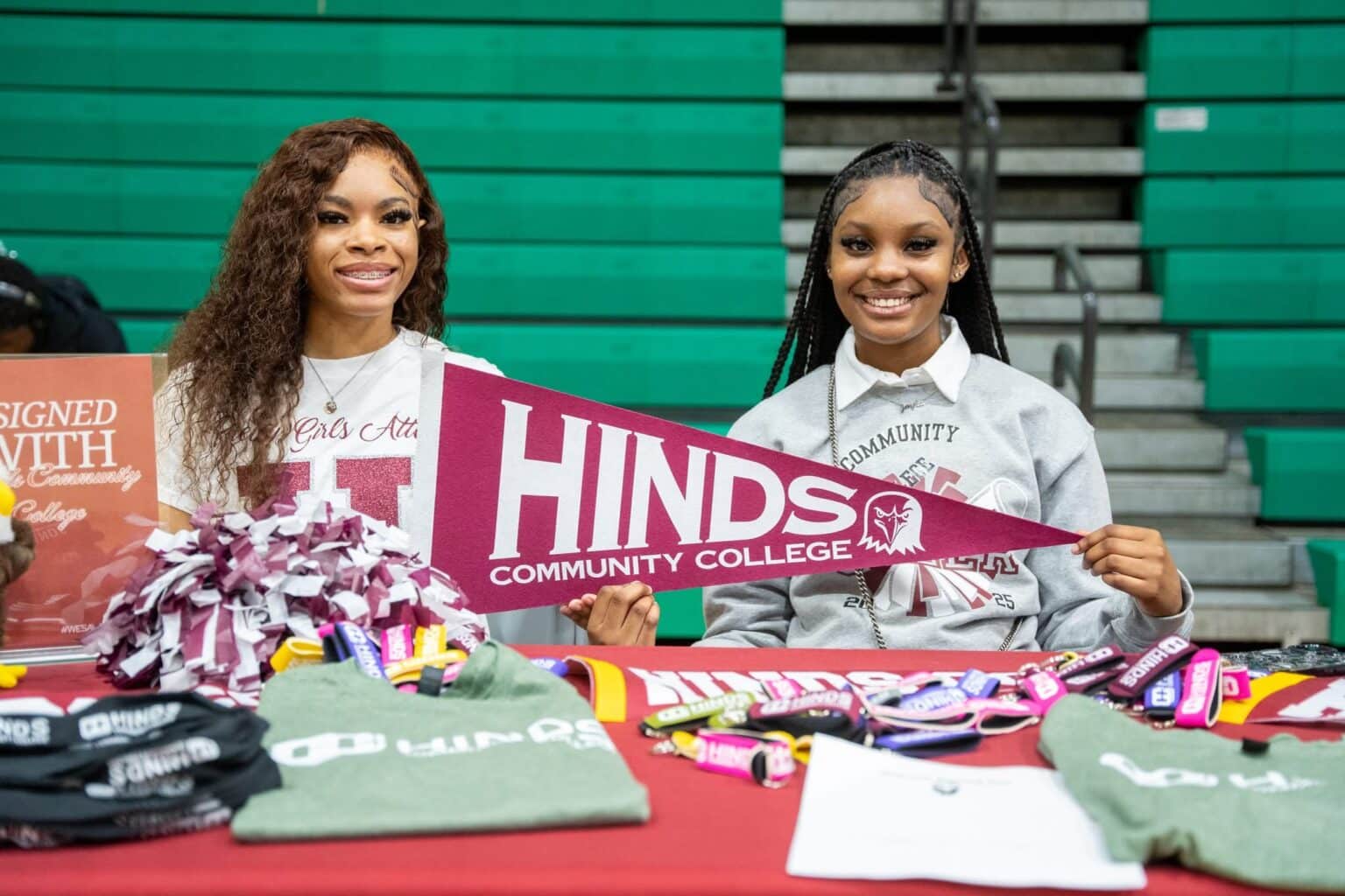 VHS cheerleaders Theriot and Scott signs to Hind CC Cheer Team ...