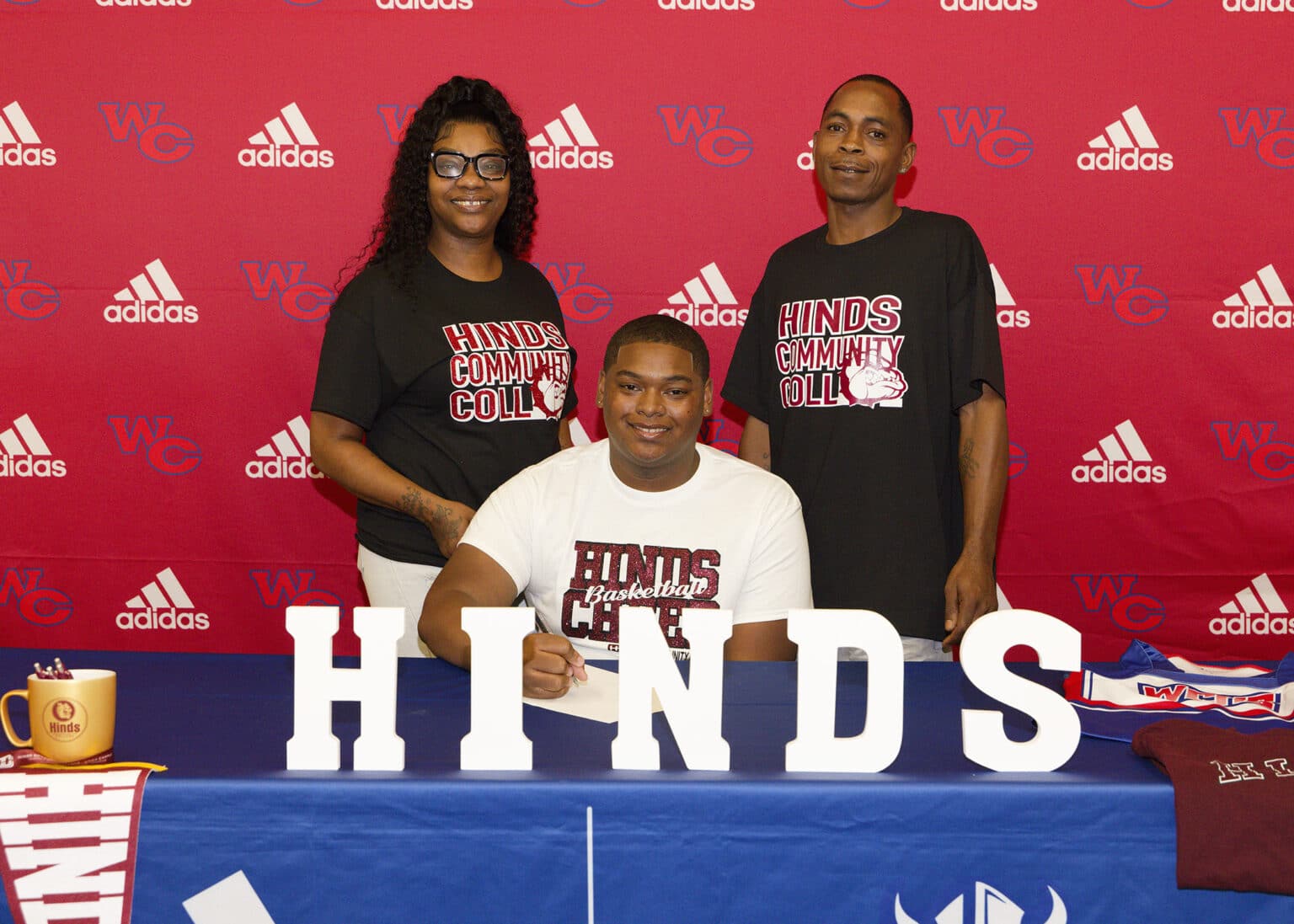 Perkins, Bohanon, and Montgomery all sign cheerleading scholarships ...