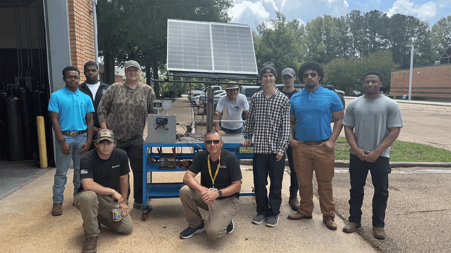 Tracking the sun: Hinds students turn skills into solar power ...