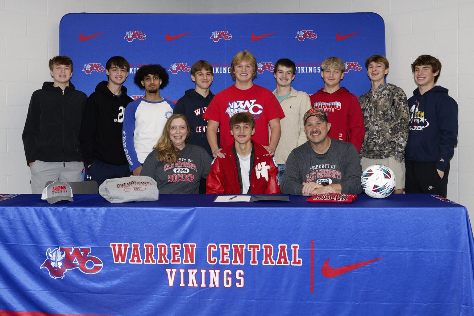 Luke Bond signs with East Mississippi CC - Vicksburg Daily News