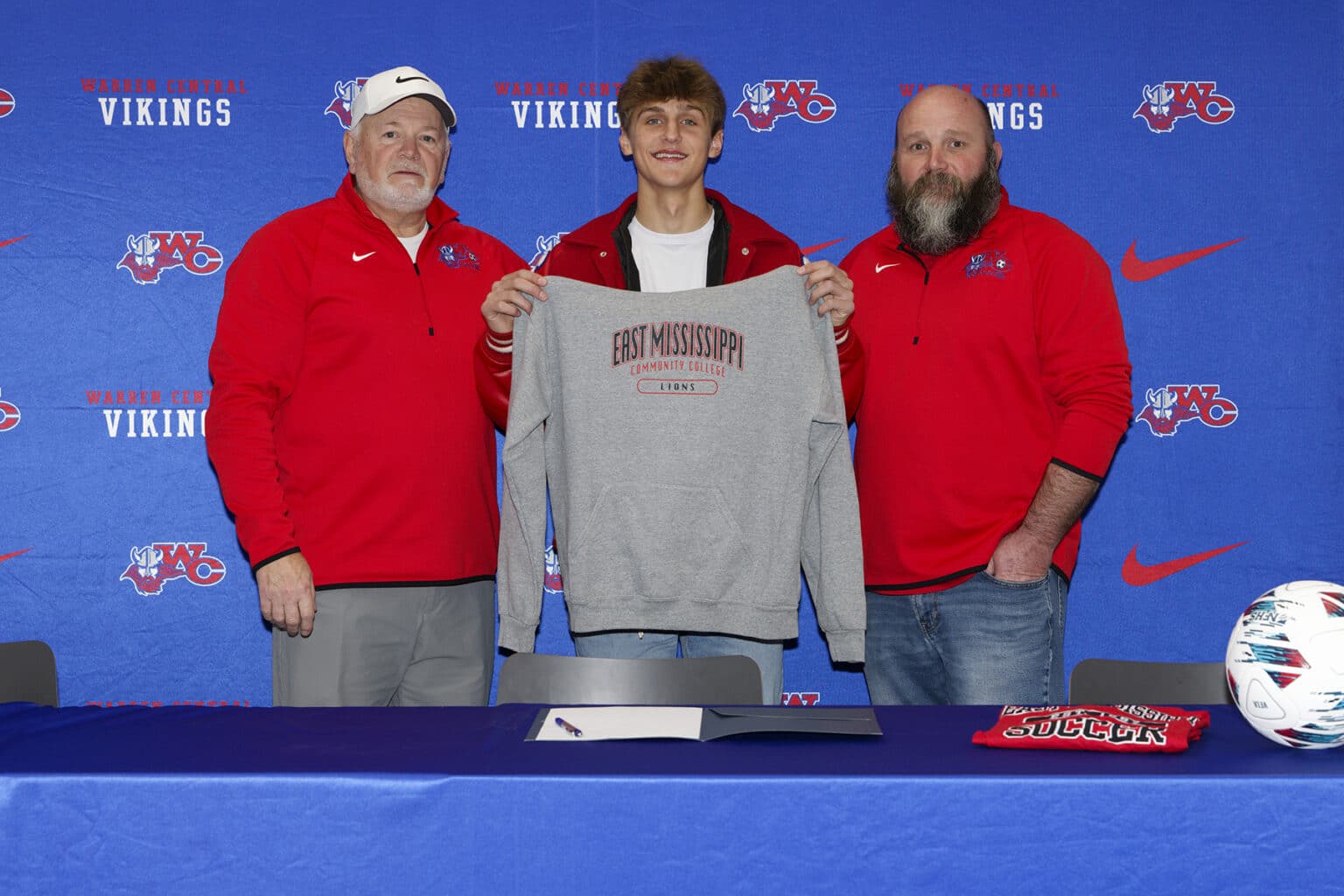 Luke Bond signs with East Mississippi CC - Vicksburg Daily News