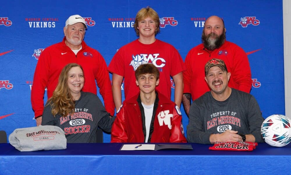 Luke Bond signs with East Mississippi CC - Vicksburg Daily News