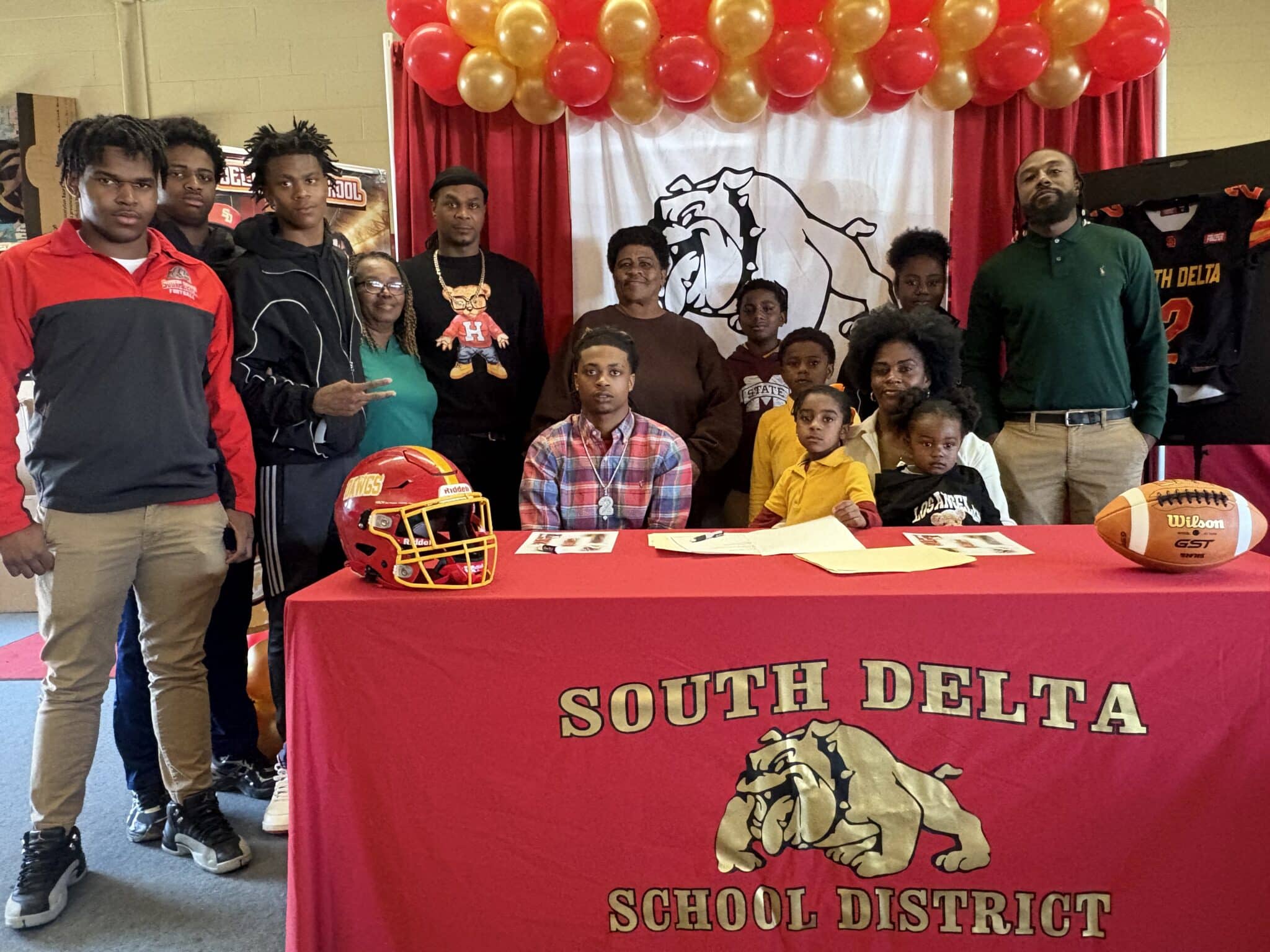 South Delta’s Marvin Powell Jr. signs to Mississippi Delta CC ...